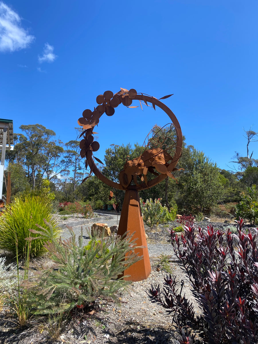 Garden Sculpture – Ninapatina